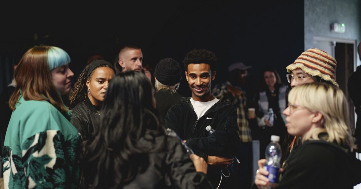 Help Musicians | The Peer Mixer Series